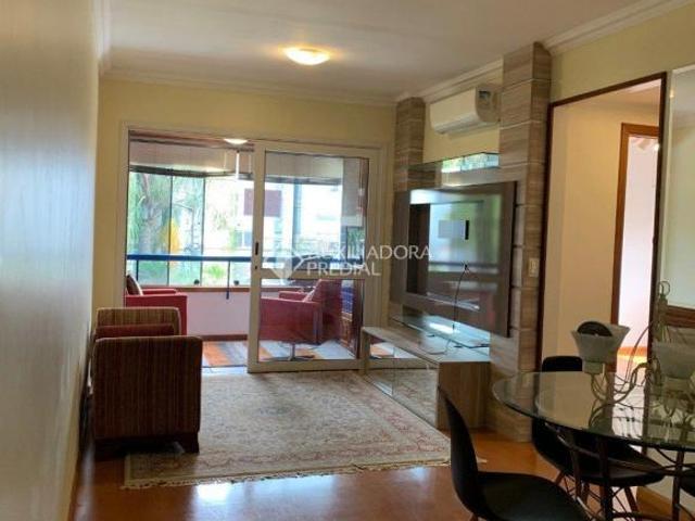 Apartamento no Passo D&apos Areia com 2 dormitórios, sacada com churrasqueira, vaga e infra