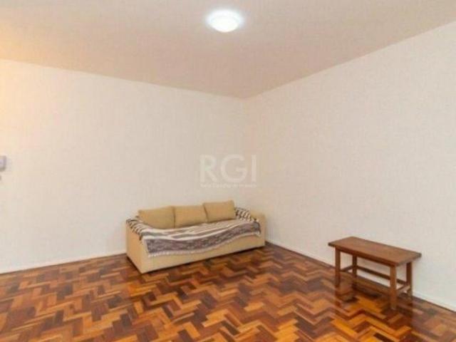 Apartamento no Petrópolis de 2 dormitórios