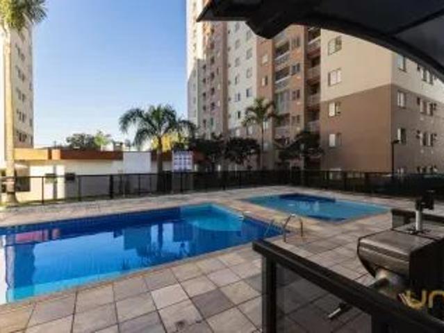 Apartamento no Pinheirinho de 55 m² com 2 quartos