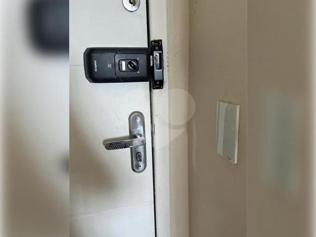 APARTAMENTO NO PORTÃO — 59 m² | 3 DORMITÓRIOS | ÚLTIMO ANDAR | MOBILIADO