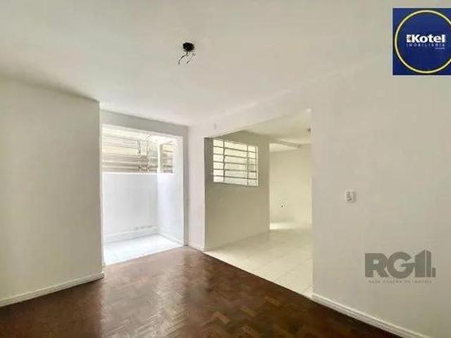 Apartamento no Praia de Belas de 2 dormitórios DESOCUPADO
