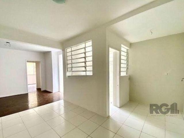 Apartamento no Praia de Belas de 2 dormitórios DESOCUPADO