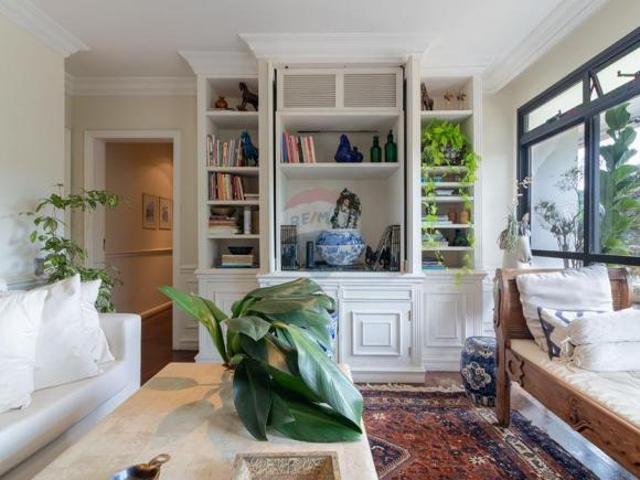 Apartamento no Real Parque