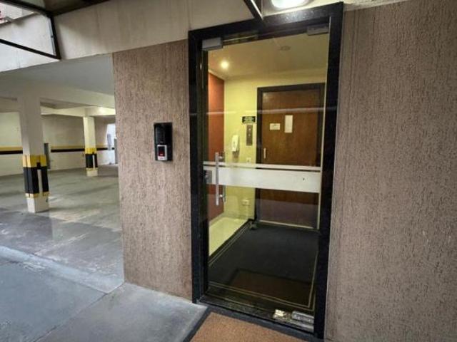 APARTAMENTO NO REBOUÇAS – 3 QUARTOS, 2 BANHEIROS E 1 VAGA DE GARAGEM