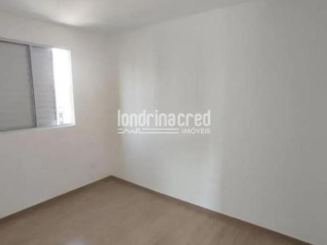 Apartamento no Res. London Garden. Dormitórios: 02. Banheiros: 01. Sala. Cozinha. Vagas de garagem