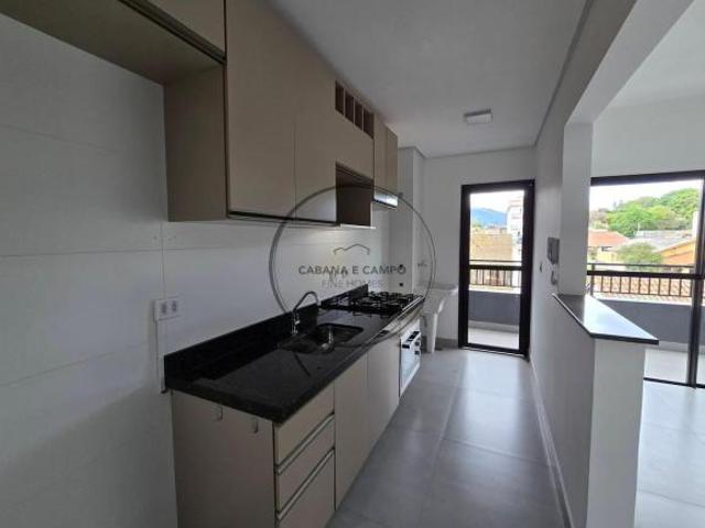 Apartamento no Residencial Safira com Suíte e 1 Vaga Coberta