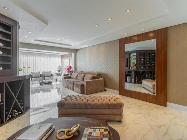 Apartamento no Scala Di Milano, 03 Quartos, 02 Vagas, Churrasqueira a Carvão, Alto da XV, Curitiba