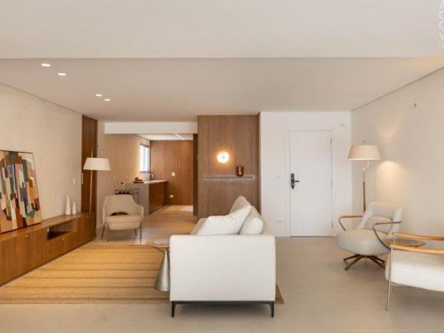 Apartamento no San Sebastian, 03 Suítes, 02 Vagas, Reformado, Batel, Curitiba