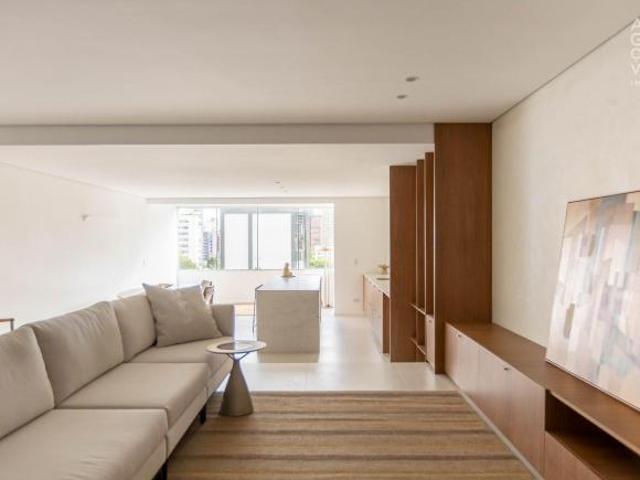 Apartamento no San Sebastian, 03 Suítes, 02 Vagas, Reformado, Batel, Curitiba