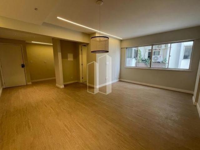 Apartamento no Setor Bueno Ed. Cleveland Goiânia