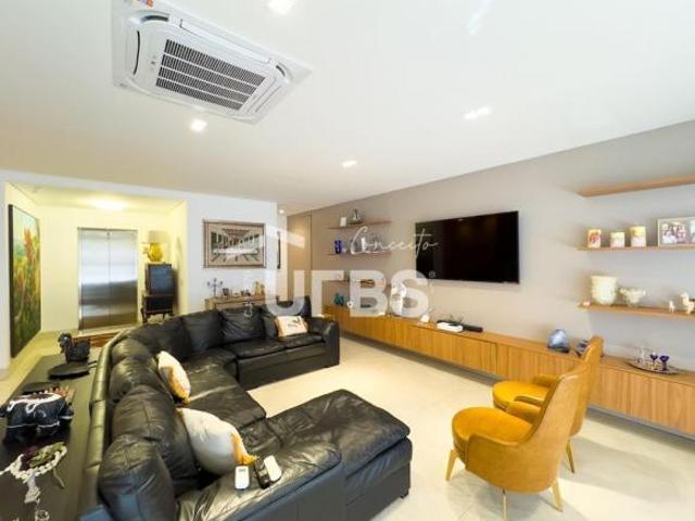 Apartamento no Setor Marista LUXO, Rico em armários