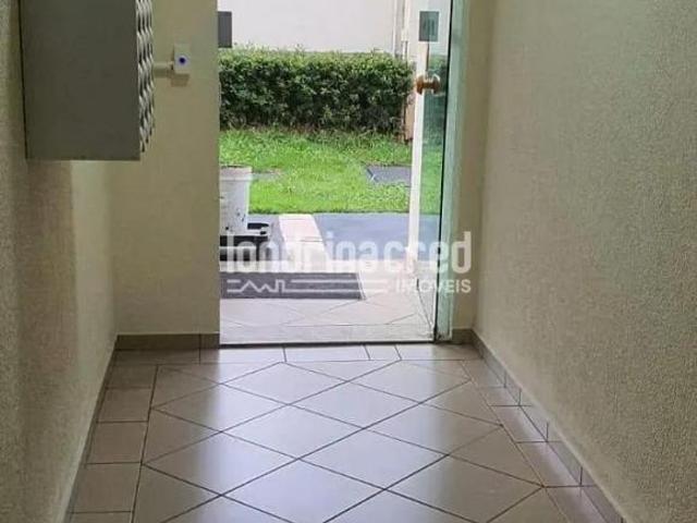 Apartamento no Spazio Lumiere com 2 quartos, sala ampla, cozinha com armários, 1 banheiro, vaga de g