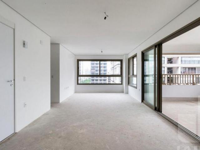 Apartamento novinho com 4 dormitórios, sendo 2 suítes, sala para 3 ambientes e 2 vagas