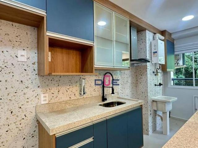 Apartamento novinho lindamente decorado, no Marapé em Santos. 2 quartos sendo 1 asuite, varanda, laz