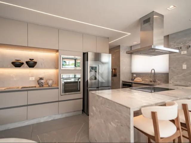 Apartamento Novo, Mobiliado com 3 suítes e 3 vagas para alugar 153m2 Água Verde, Curitiba