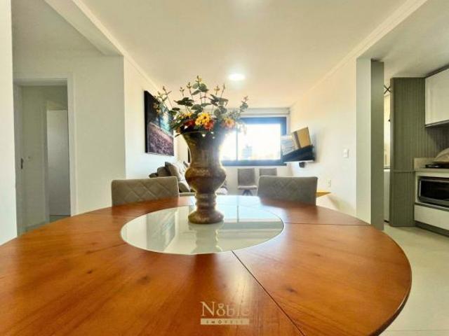 Apartamento Novo Mobiliado no Centro – 2 Dormitórios, Suíte e Vaga Dupla!