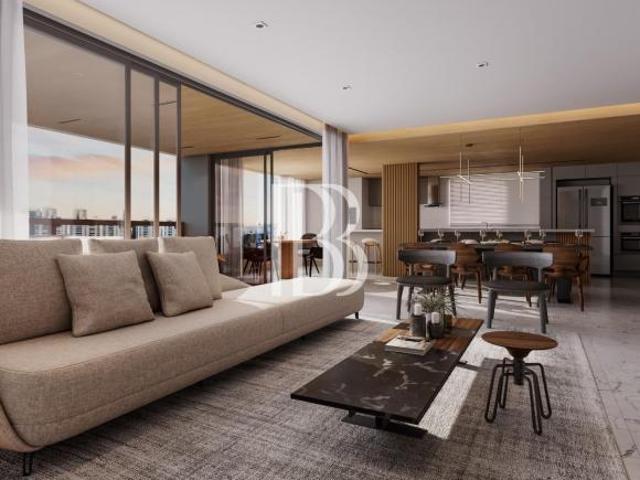 Apartamento novo no Ecoville, com 3 suítes e 4 vagas de garagem