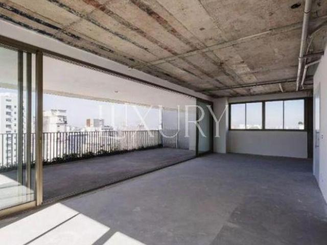 Apartamento novo, no Jardim América, nunca habitado, Arquitetura imponente, toda em concreto com laz