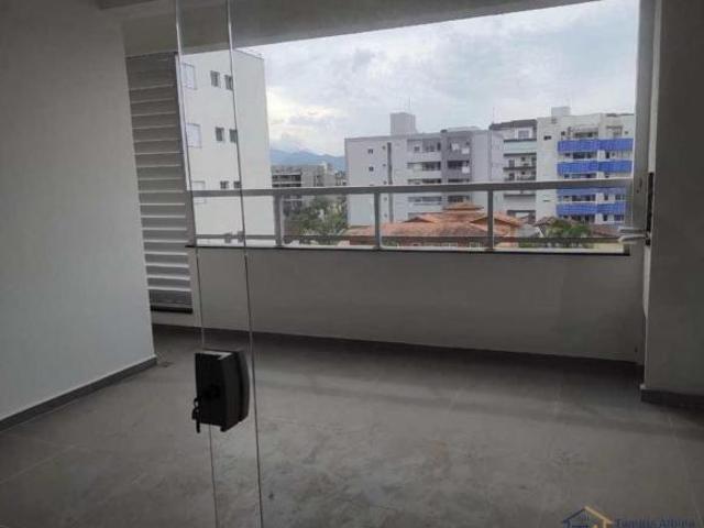 Apartamento novo, amplo e bem localizado!