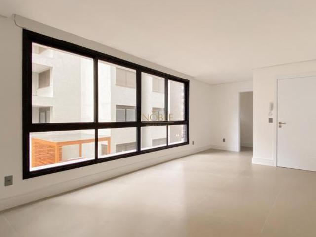 Apartamento novo ao lado das quatro praças