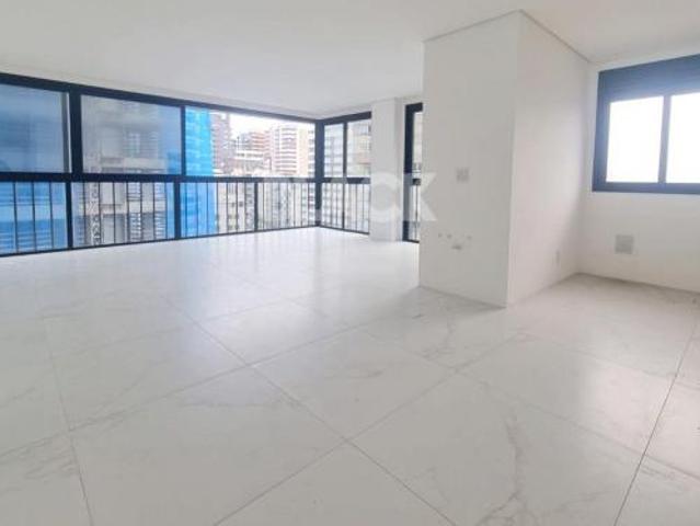 Apartamento novo com 03 quartos na Praia Grande em Torres RS