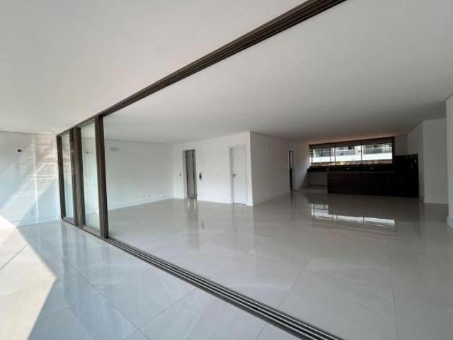 Apartamento novo com 04 suítes Noroeste/DF