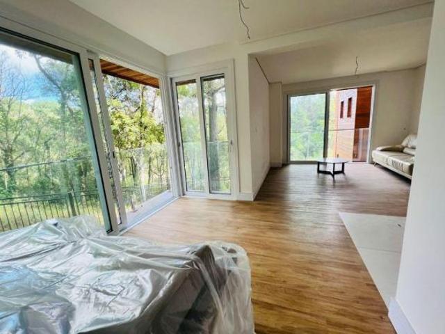 APARTAMENTO NOVO COM 1 SUÍTE EM GRAMADO/RS