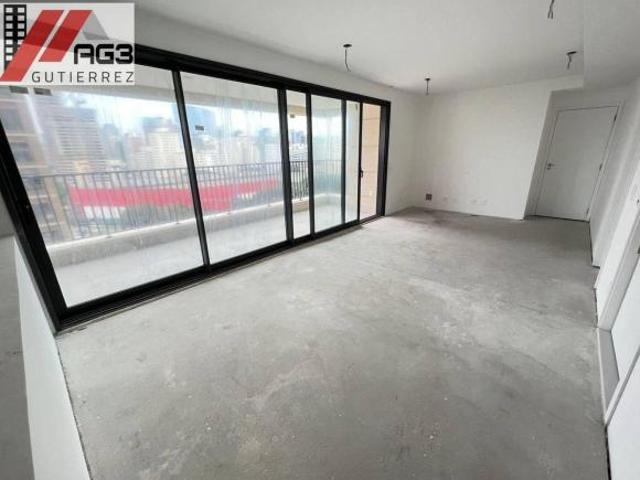 Apartamento novo com 3 suítes, varanda e 2 vagas para venda no Itaim Bibi