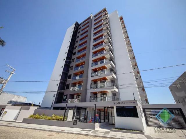 Apartamento novo em excelente localização no bairro Barreiros
