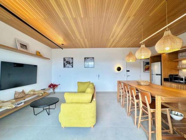 Apartamento novo de alto padrão com vista para o mar no Itaguá