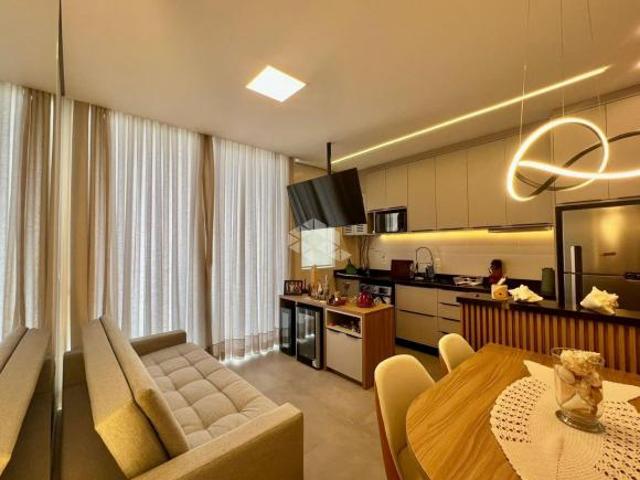 Apartamento Novo de 2 dormitórios sendo 1 suíte mobiliado alto padrão com box/vaga de garagem em Cap