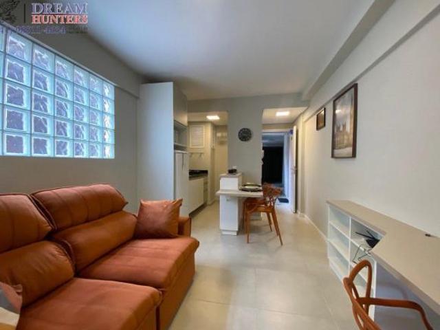Apartamento NOVO e DECORADO, 36m privativos, com 1 Quarto, bairro Centro