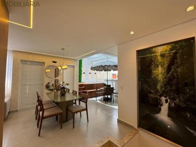 Apartamento NOVO e MOBILIADO, 111m2, 3 dormitórios, sendo 1 suíte com closet, terraço em área priva