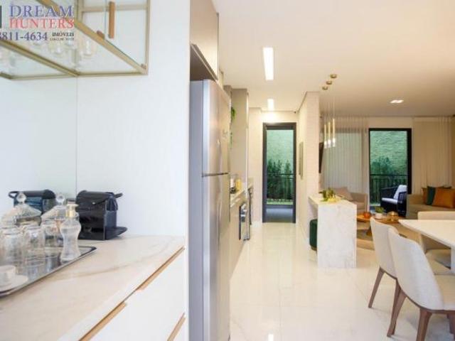Apartamento NOVO e Semi Mobiliado, 63m² no bairro Cristo Rei, com 2 quartos 1 suíte, 2 banheiros e