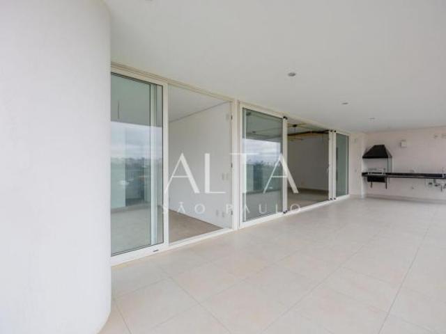 Apartamento NOVO em ANDAR ALTO à venda ao lado do Parque IBIRAPUERA, com 3 suítes e 3 vagas