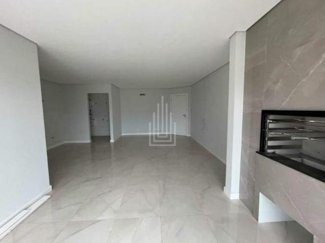 Apartamento novo em andar alto no Centro de Foz, no Elegance Tower