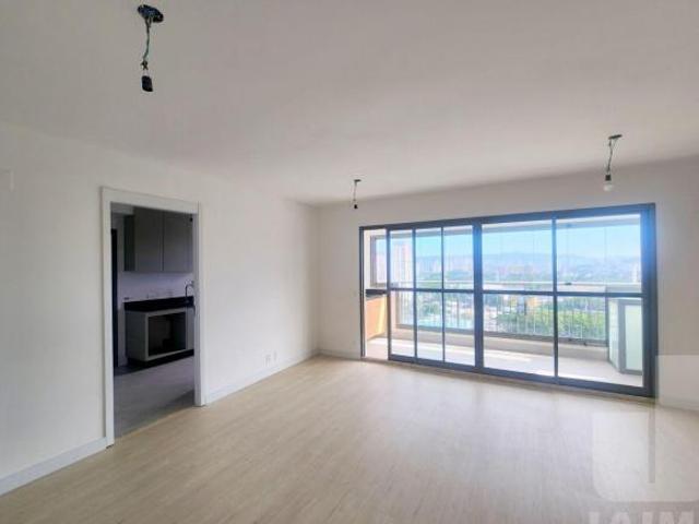 Apartamento novo em condomínio clube na Barra Funda com 02 dormitórios e 2 vagas
