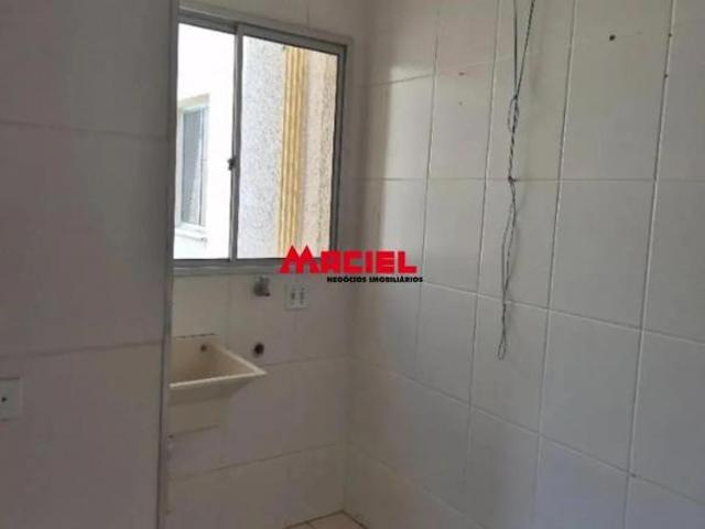 Apartamento novo, ideal para quem quer mobiliar ao seu modo e ter a segurança de condomínio fechado