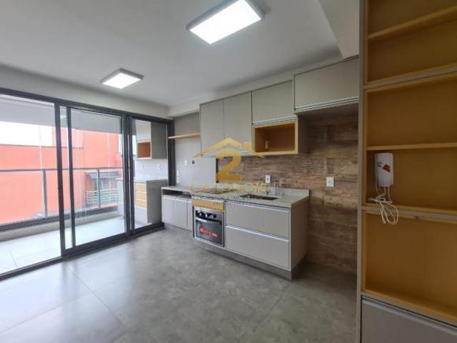 Apartamento Novo, primeira locação, com sacada envidraçada, armários planejados