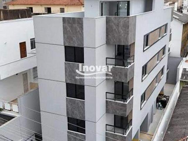 Apartamento novo 2 quartos com suíte no coração do Barroca