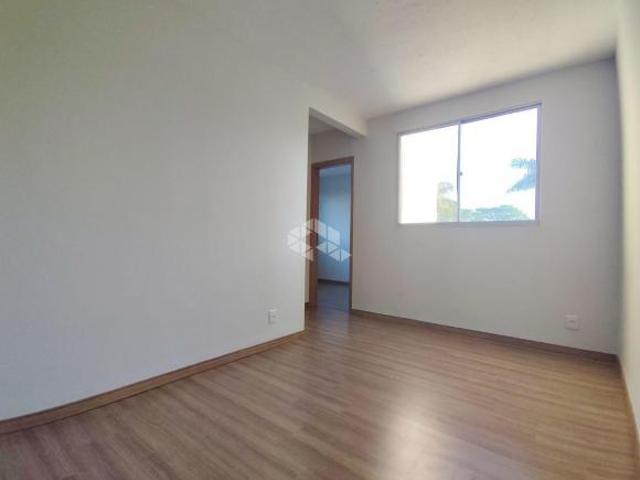 Apartamento novo, 2 quartos, reformado, com piso laminado e vaga