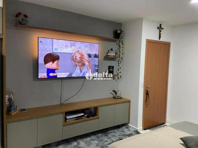 Apartamento om 2 quartos sendo 1 suíte, disponível para venda no bairro Minas Gerais em Uberlândia M