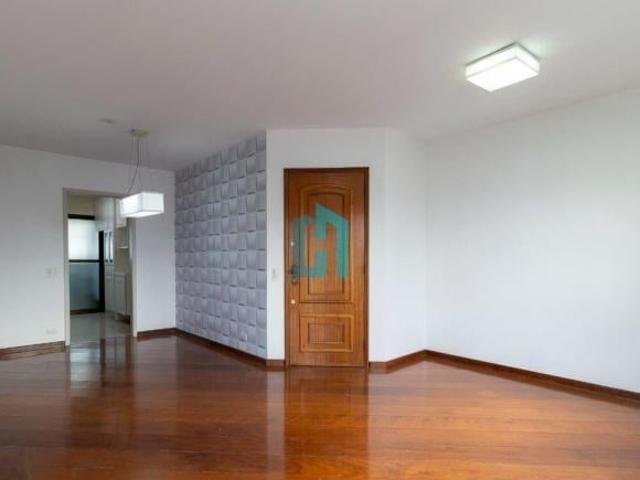 Apartamento oportunidade em Moema