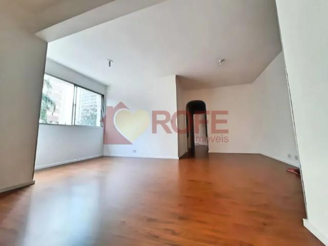 Apartamento original para modernizar com 2 dormitórios, 1 vaga à venda, 68 m² Campo Belo São Pau