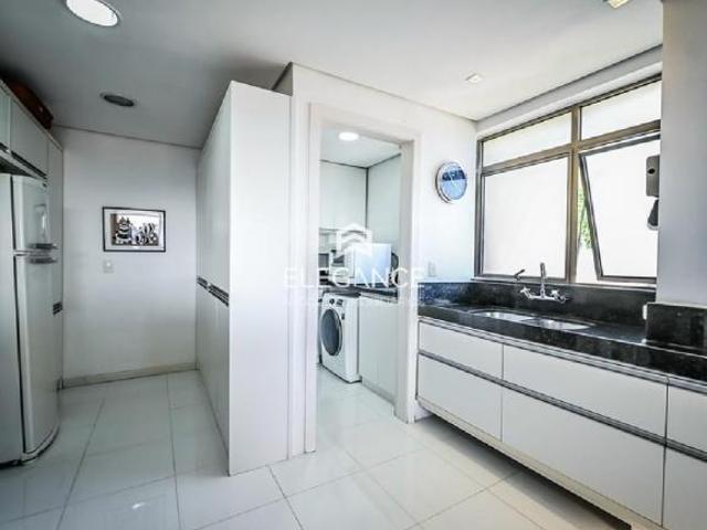 Apartamento ótimo à venda em Higienópolis, Porto Alegre RS: 3 quartos, 1 suíte, 3 banheiros, 2 vagas