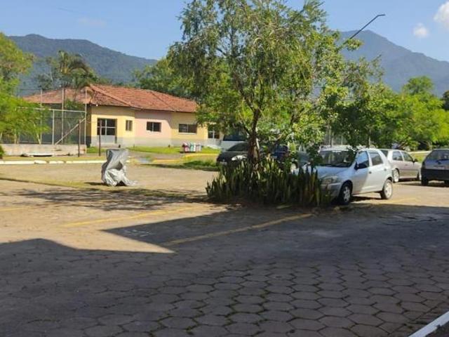 Apartamento p/ venda na praia de Peruíbe em residencial fechado Quitado