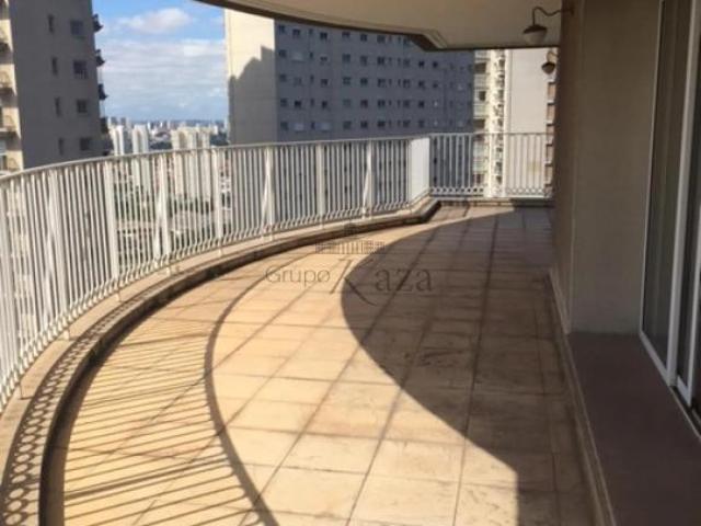 Apartamento Panamby 3 Suítes 425m²