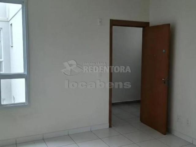 Apartamento Padrão com 02 Dormitórios Excelente oportunidade para morar ou investir!