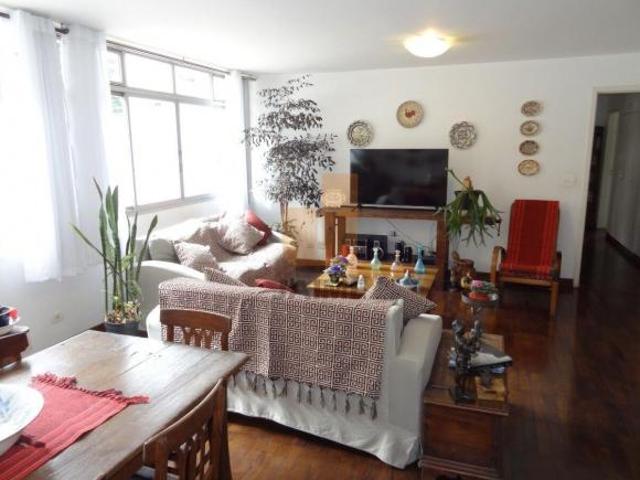 Apartamento padrão com 3 dormitórios sendo 1 suíte, 1 vaga