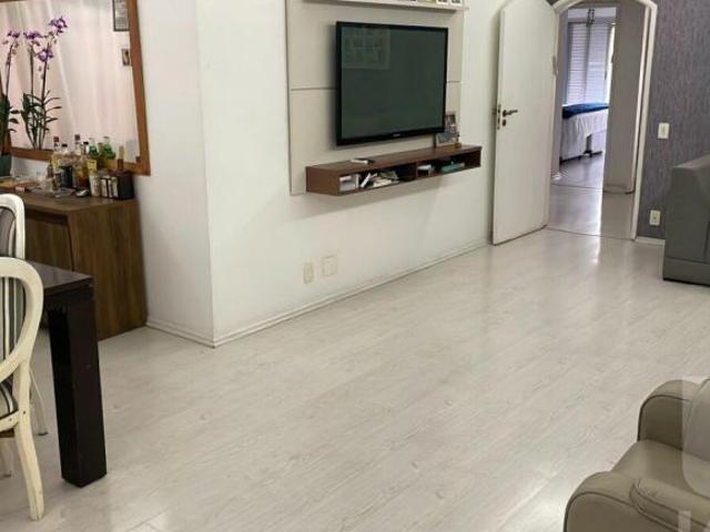 Apartamento padrão com 3 dormitórios sendo 1 suite e 2 vagas